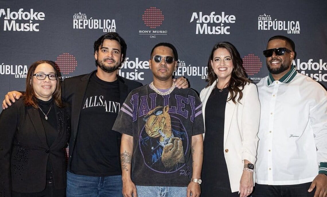 Alofoke y Sony Music CAC celebran alianza en Miami - BehindRD